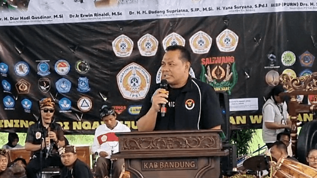 Ketua KONI Kab. Bandung buka Kejuaraan Pencak Silat Seni Tradisi CPPS ...