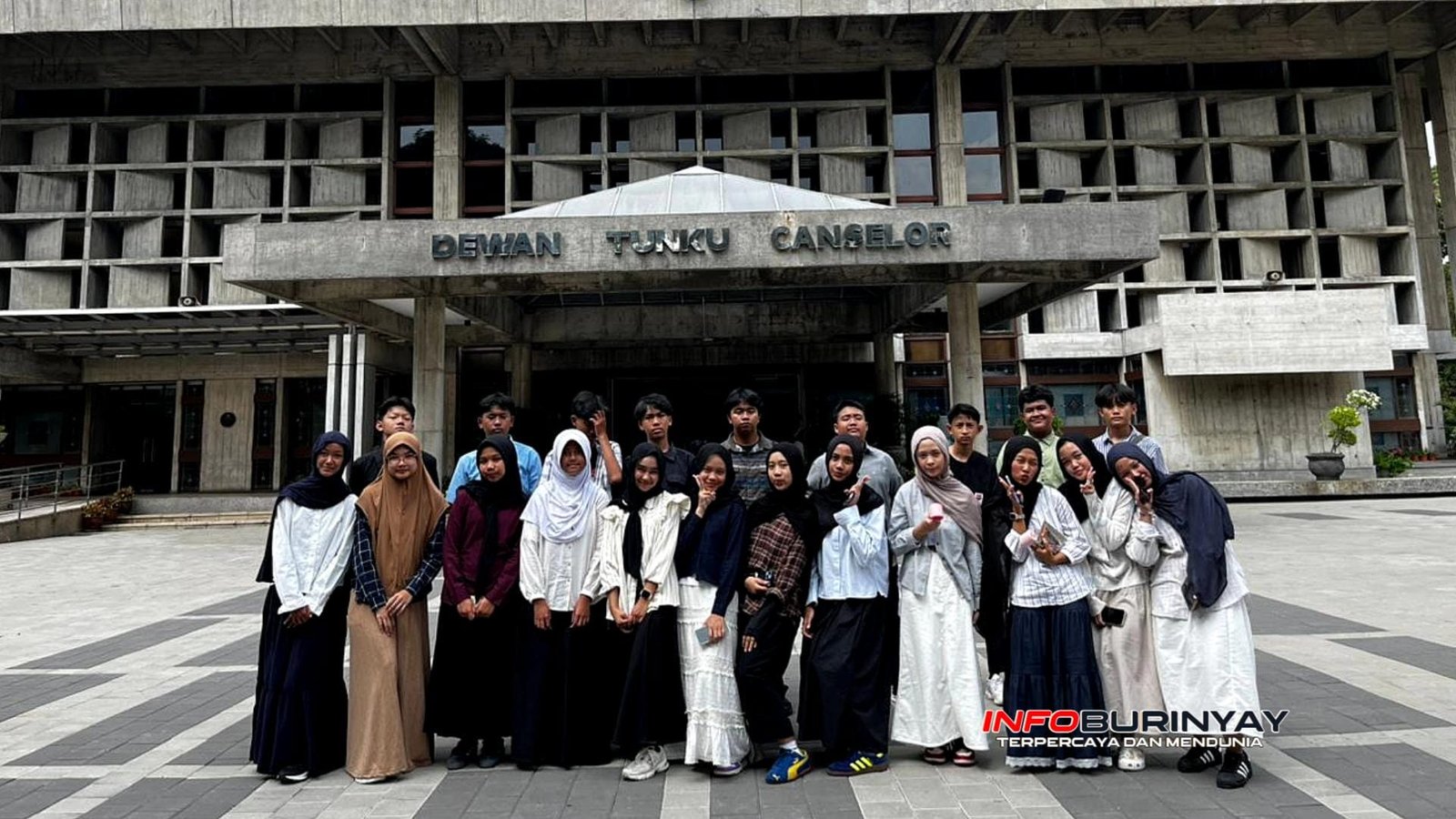 Rihlah Ilmiah SMP PCI ke Singapura dan Malaysia